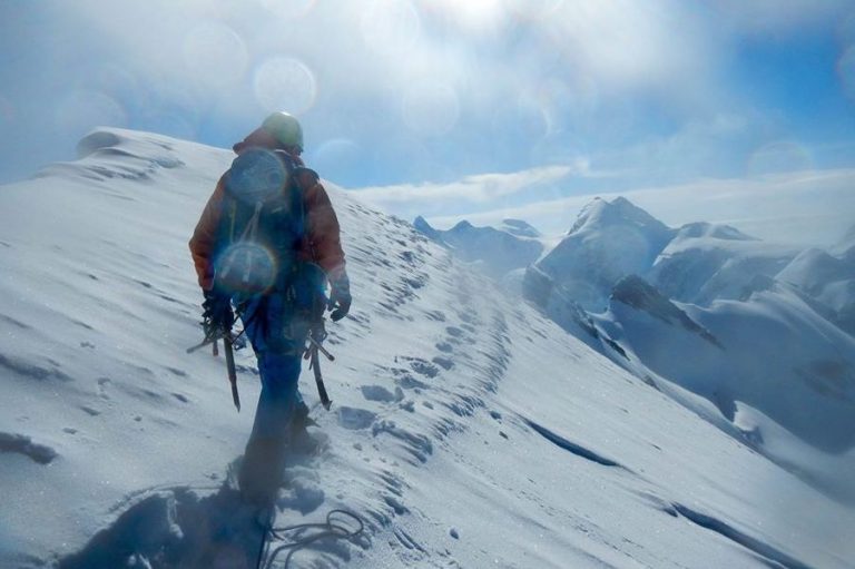 La piccozza da ghiaccio: consigli pratici di utilizzo - Sestogrado